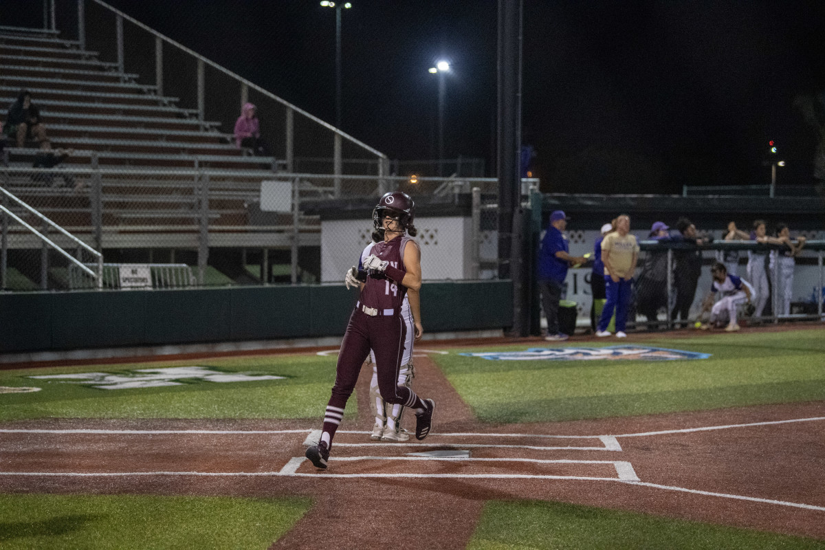 Look: Celeste DeLeon leads Sinton to 13-2 rout of Miller in Texas 4A ...