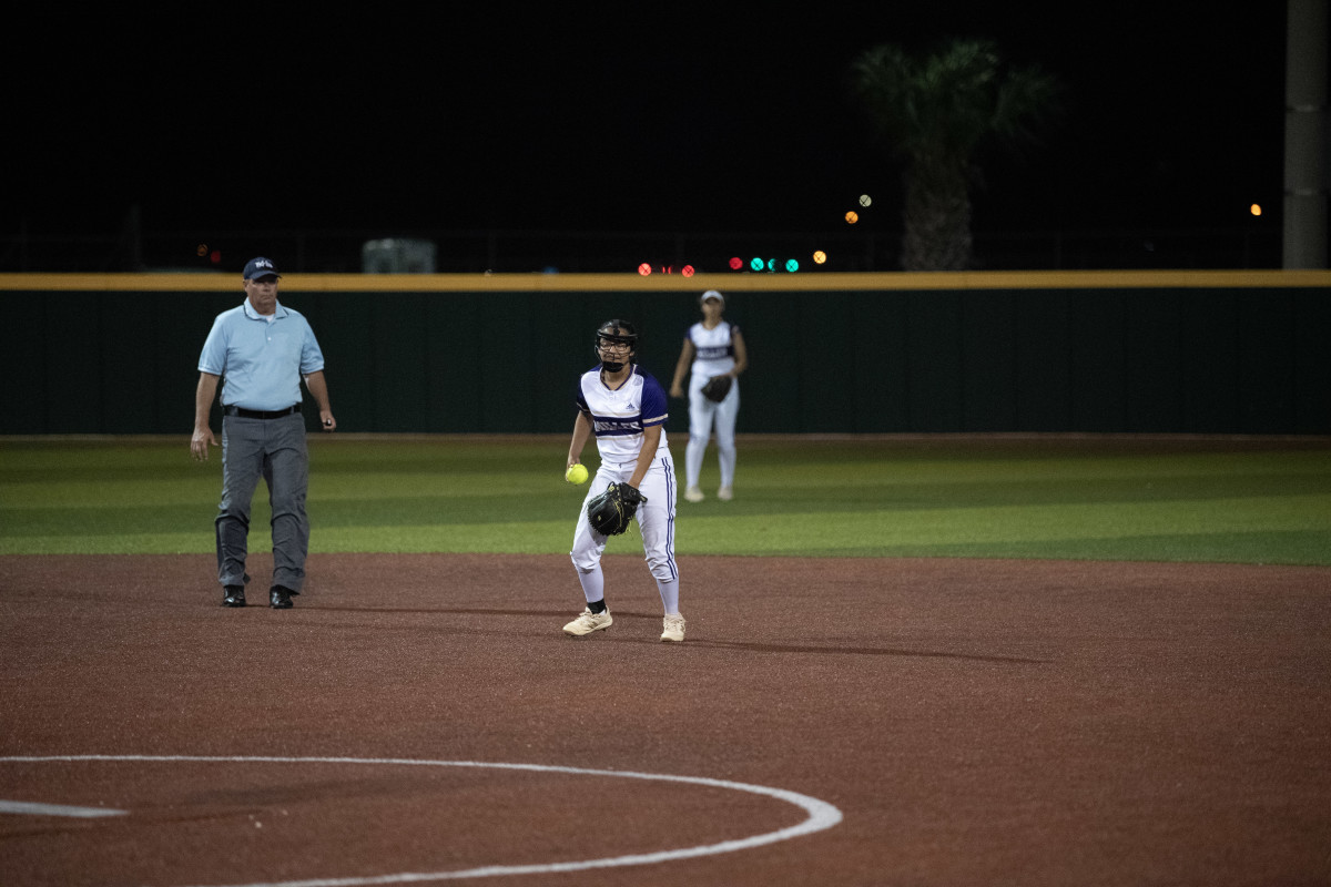 Look: Celeste DeLeon leads Sinton to 13-2 rout of Miller in Texas 4A ...