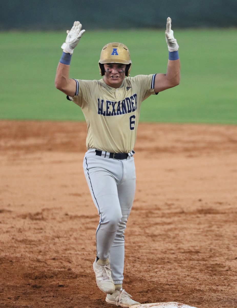 Photos: Laredo Alexander rallies to beat rival Laredo United and ...