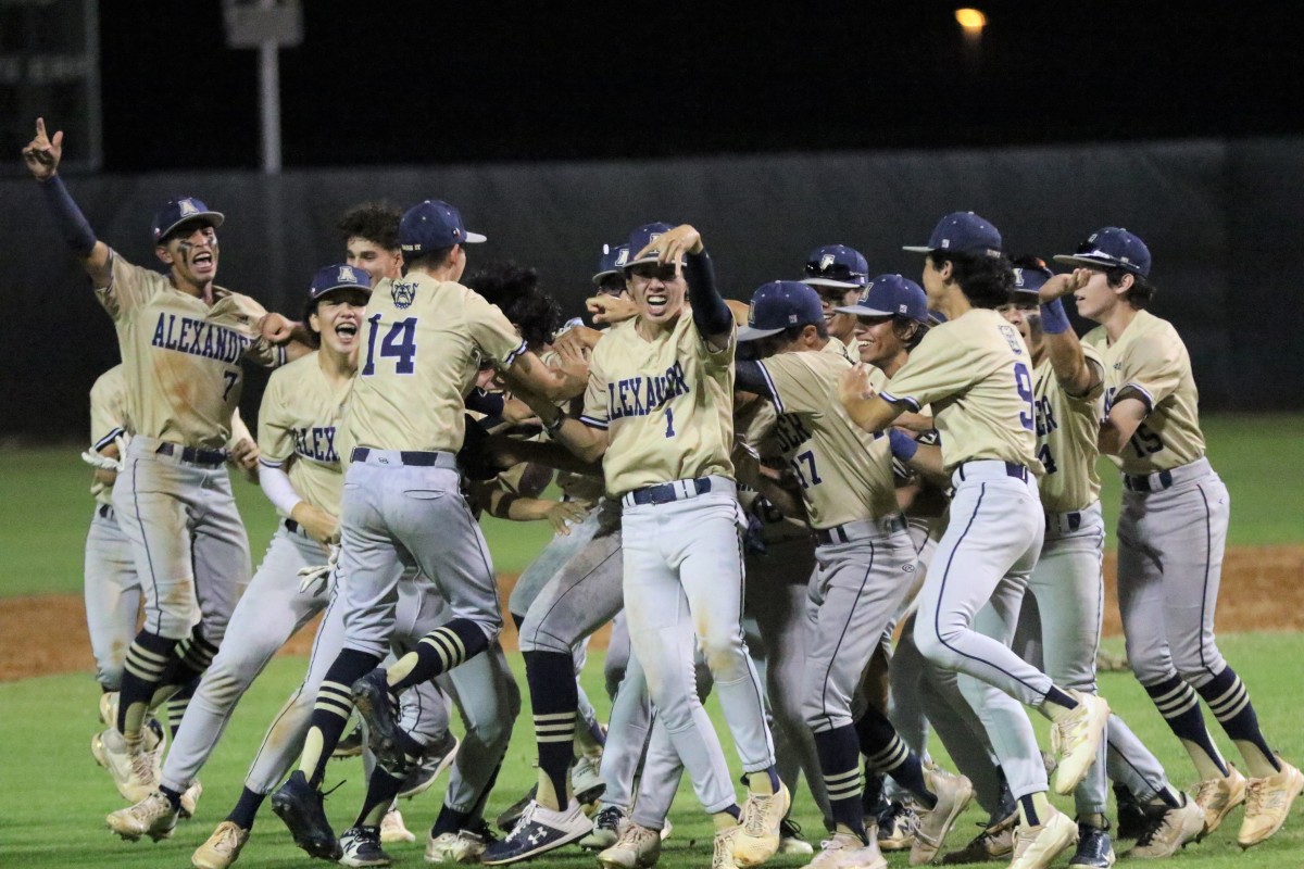 Photos: Laredo Alexander rallies to beat rival Laredo United and ...