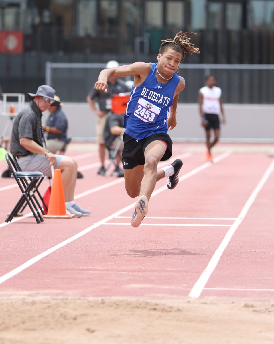 Look: 2A, 5A athletes compete in 2022 Texas (UIL) Track & Field State ...