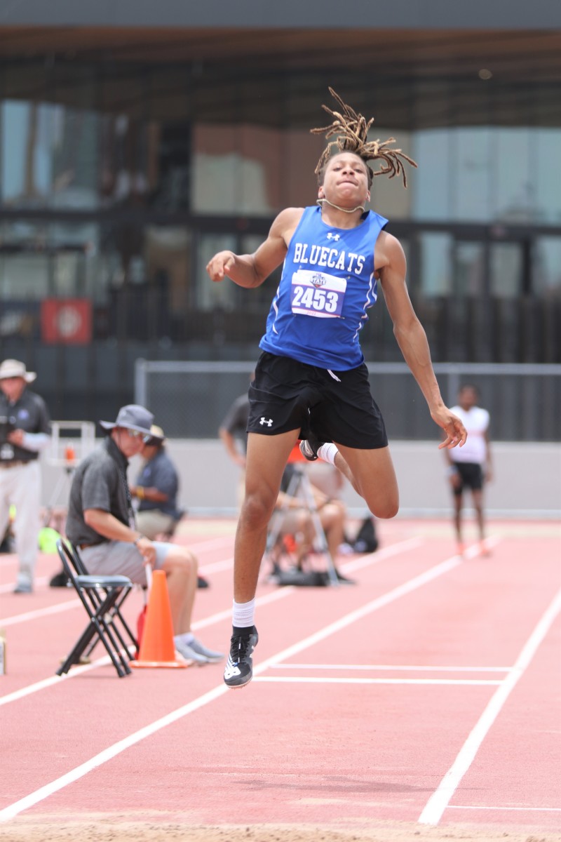 Look: 2A, 5A athletes compete in 2022 Texas (UIL) Track & Field State ...