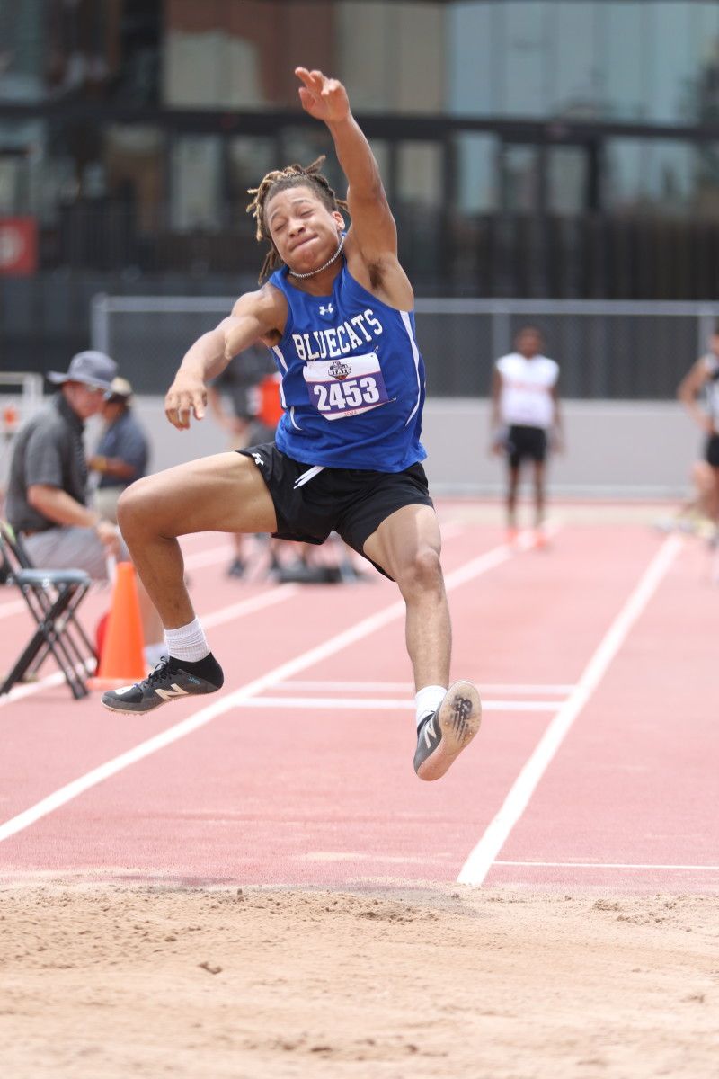Look: 2A, 5A athletes compete in 2022 Texas (UIL) Track & Field State ...
