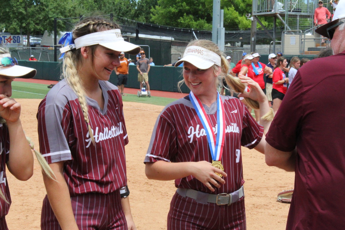 Hallettsville beats Coahoma to capture Texas UIL 3A Softball State ...