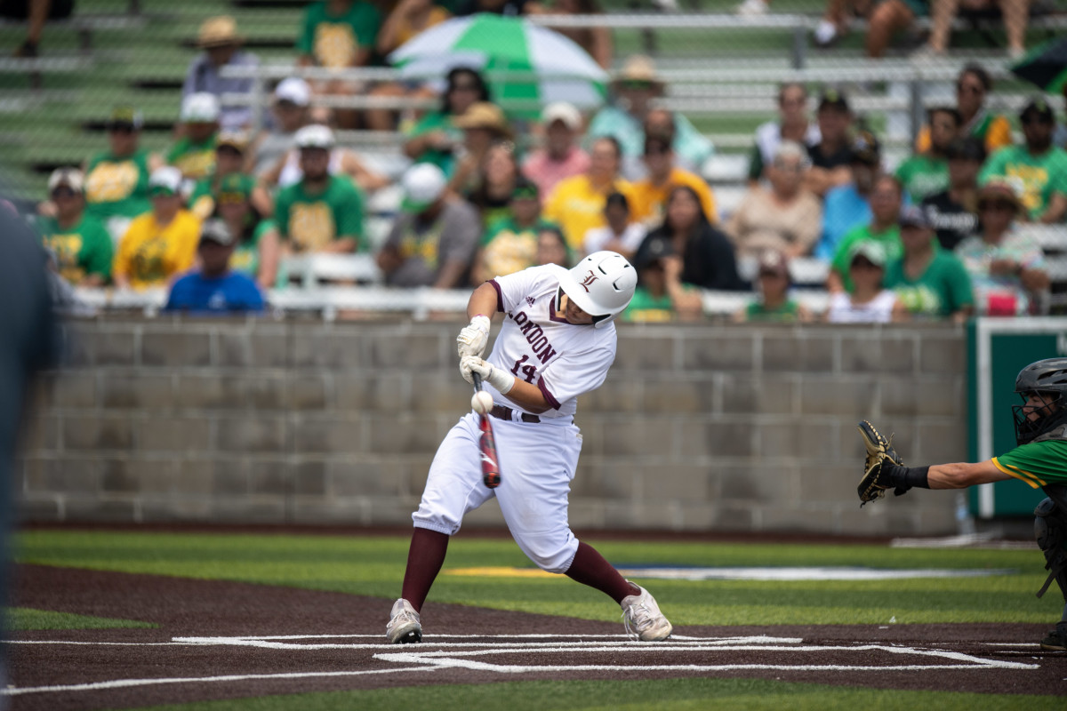 Look: London rallies to beat Bishop and advance to Texas UIL 3A ...