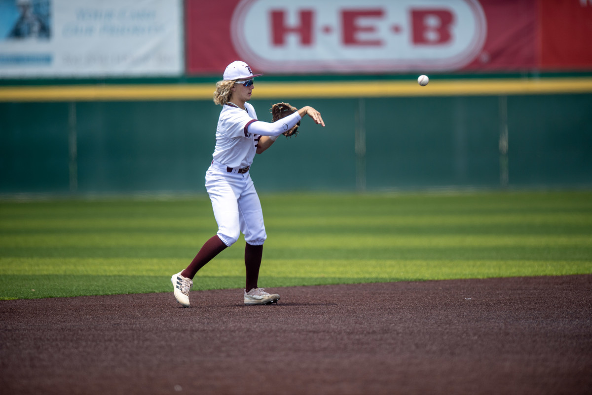 Look: London rallies to beat Bishop and advance to Texas UIL 3A ...