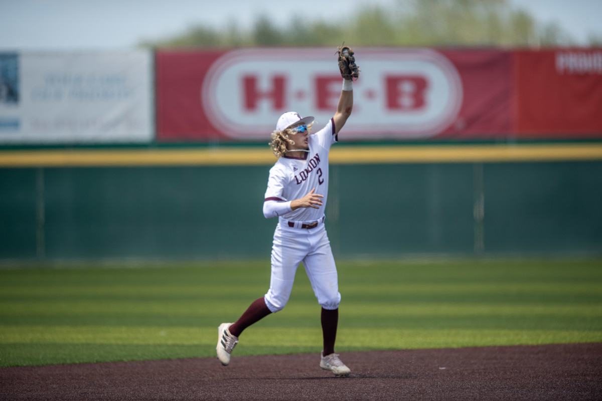 Look: London rallies to beat Bishop and advance to Texas UIL 3A ...