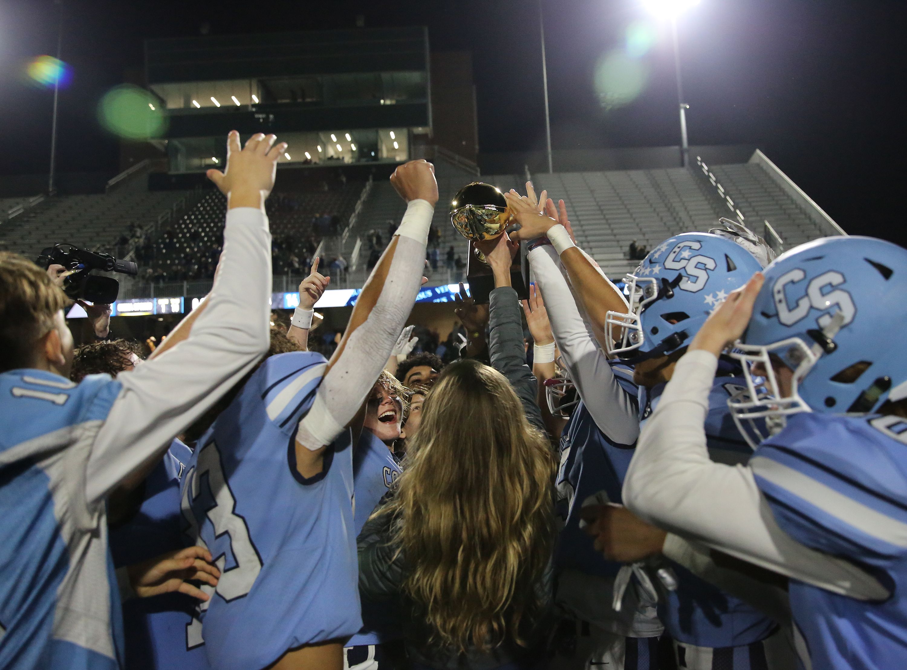 Look: China Spring rolls to 31-14 win over Anna in UIL 4A-D1 Region II ...