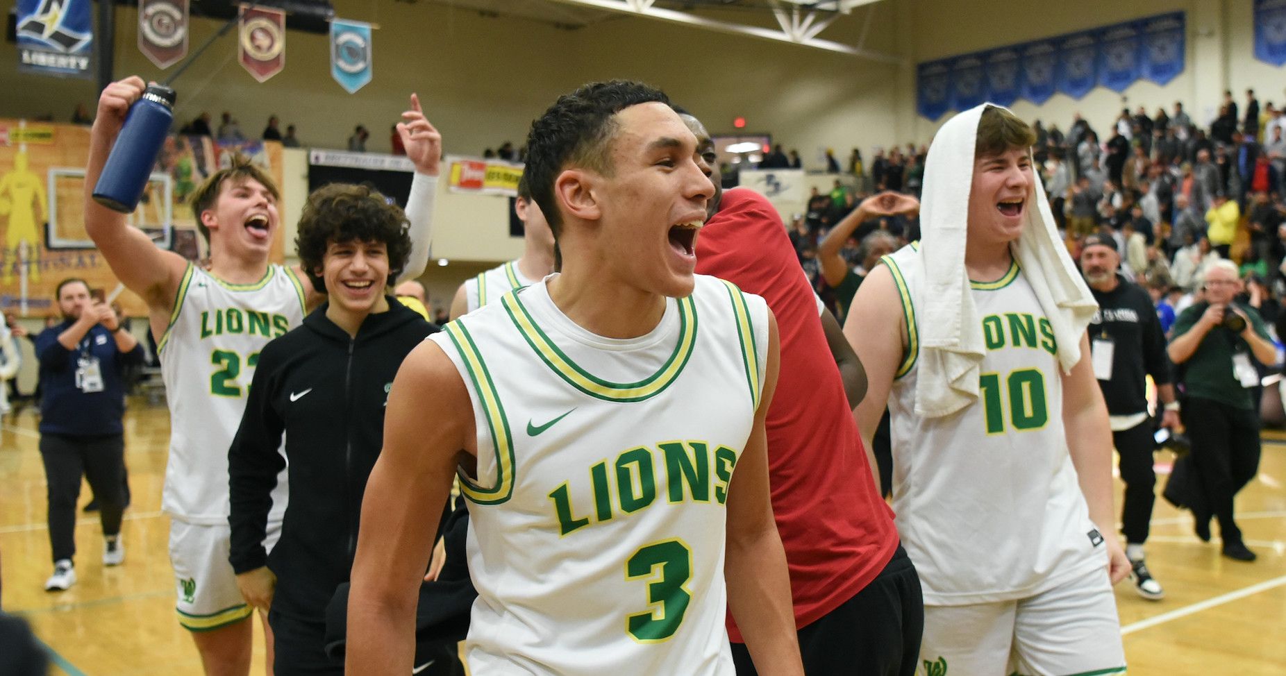 Jackson Shelstad, Adrian Mosley help West Linn ‘shock the world’ by ...