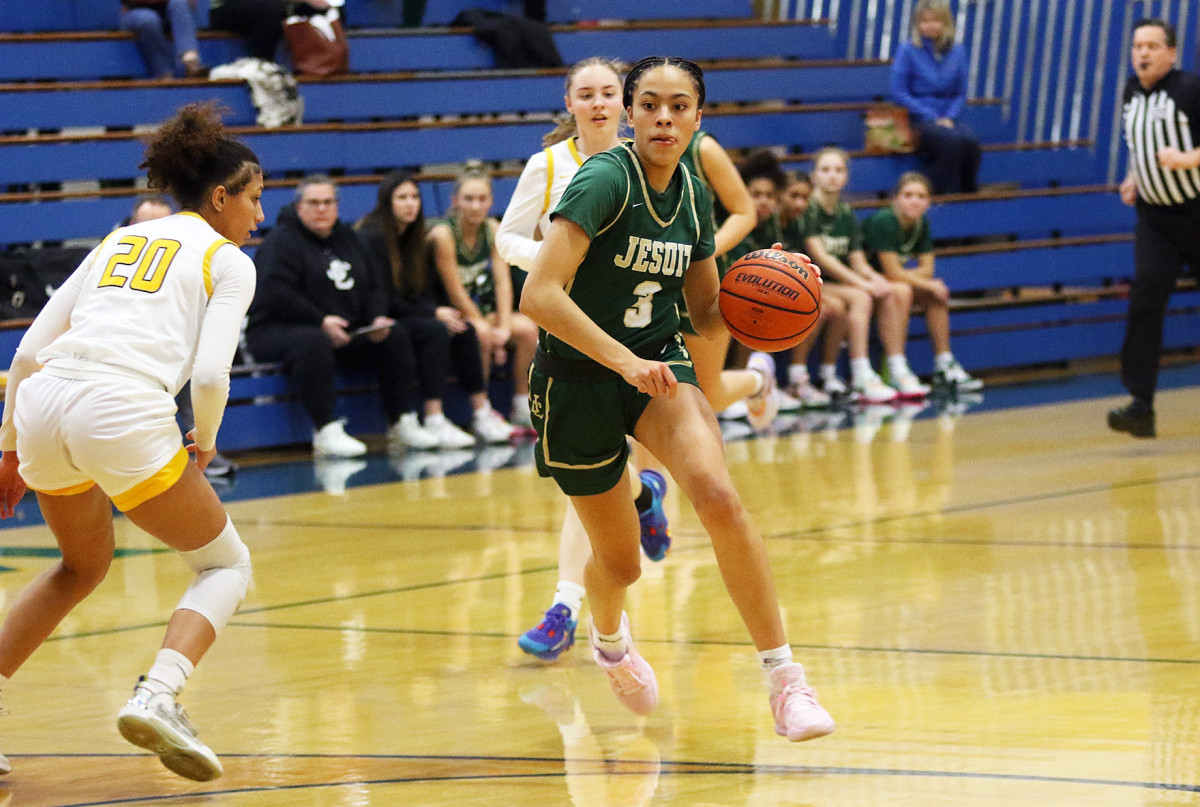 ‘Amazing player, better person.’ Sofia Bell relishing senior year at ...