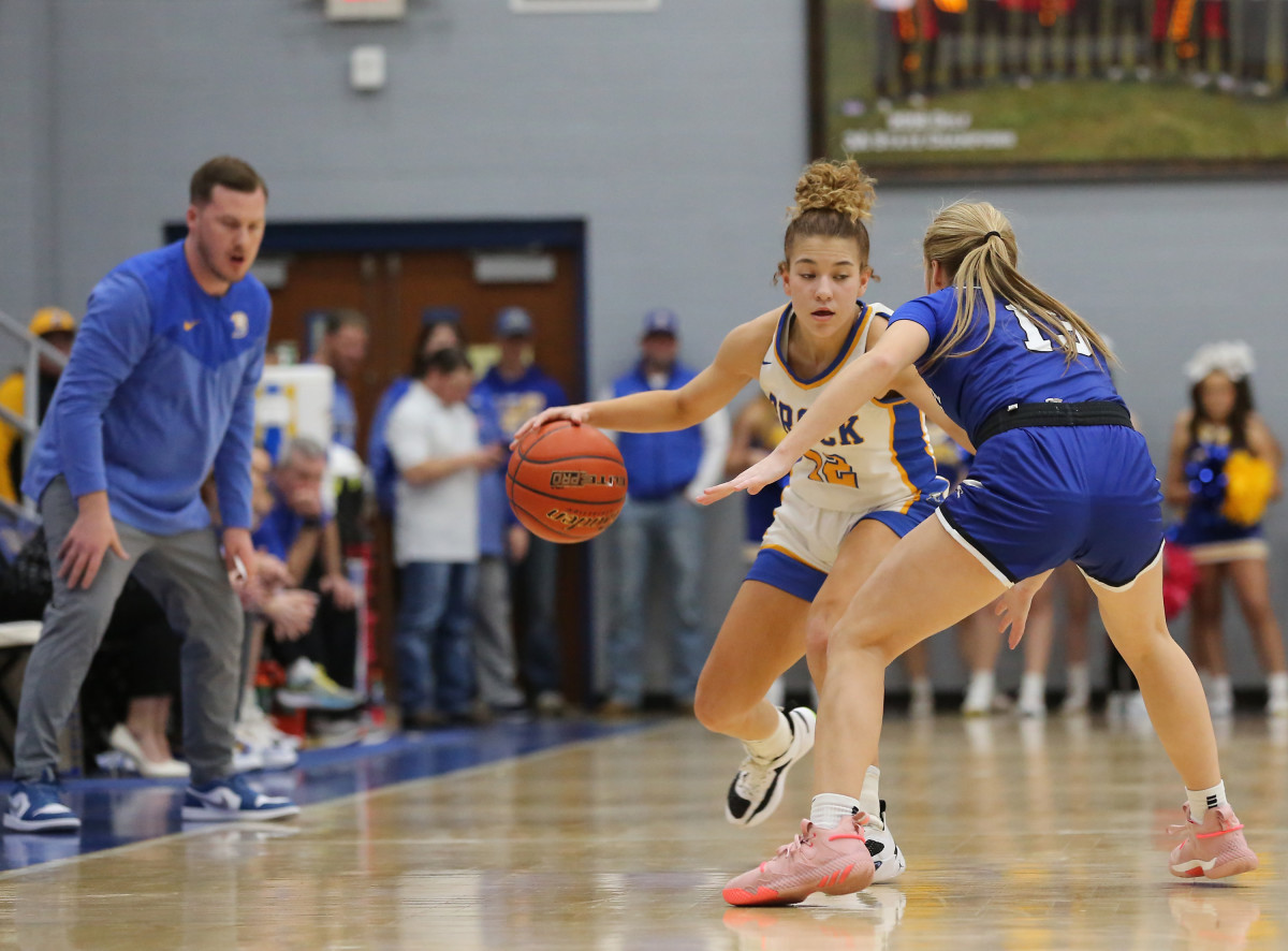 Landry Robertson, Peyton Hull lead Peaster past Brock to clinch ...