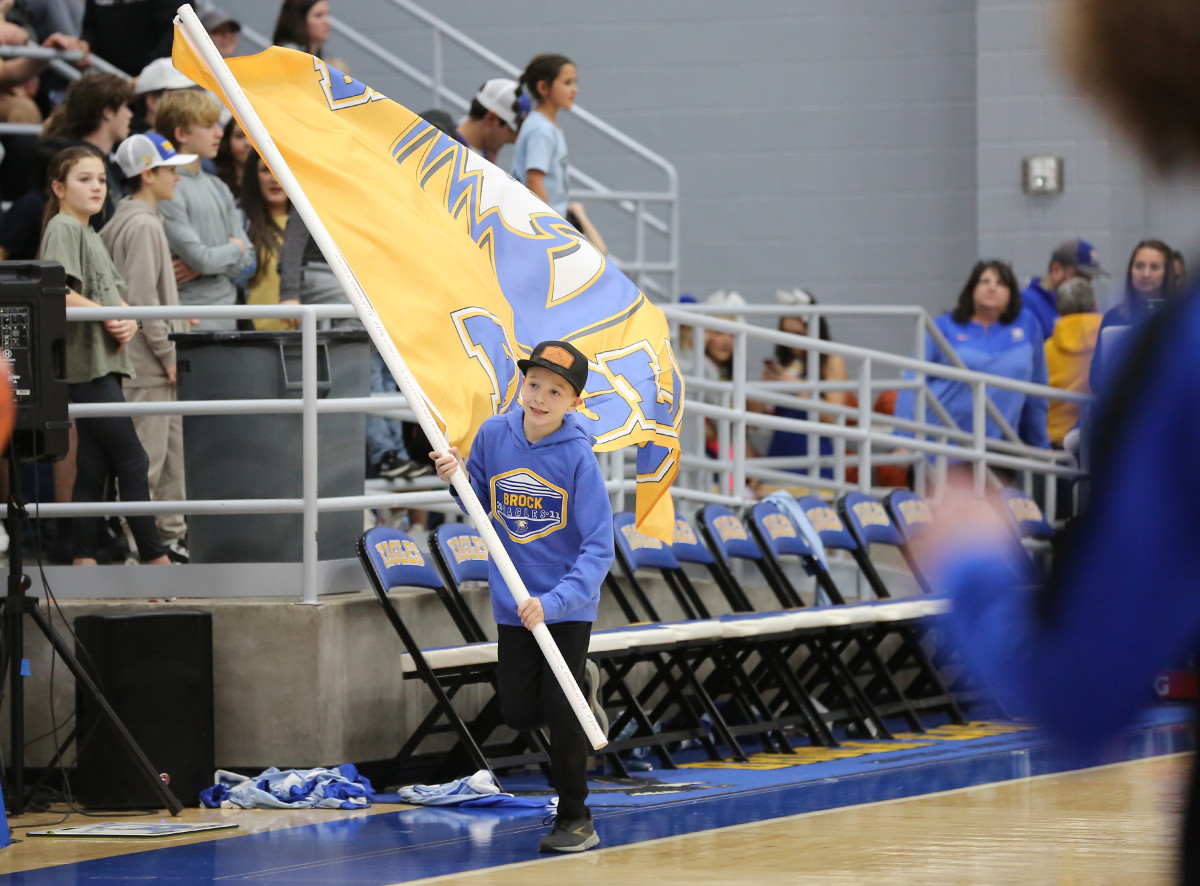 Landry Robertson, Peyton Hull lead Peaster past Brock to clinch ...