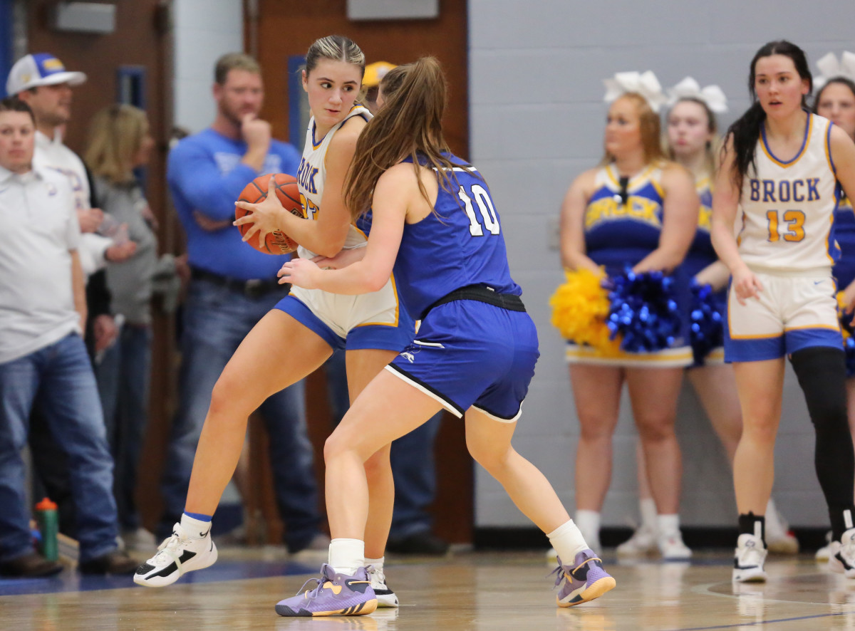 Landry Robertson, Peyton Hull lead Peaster past Brock to clinch ...