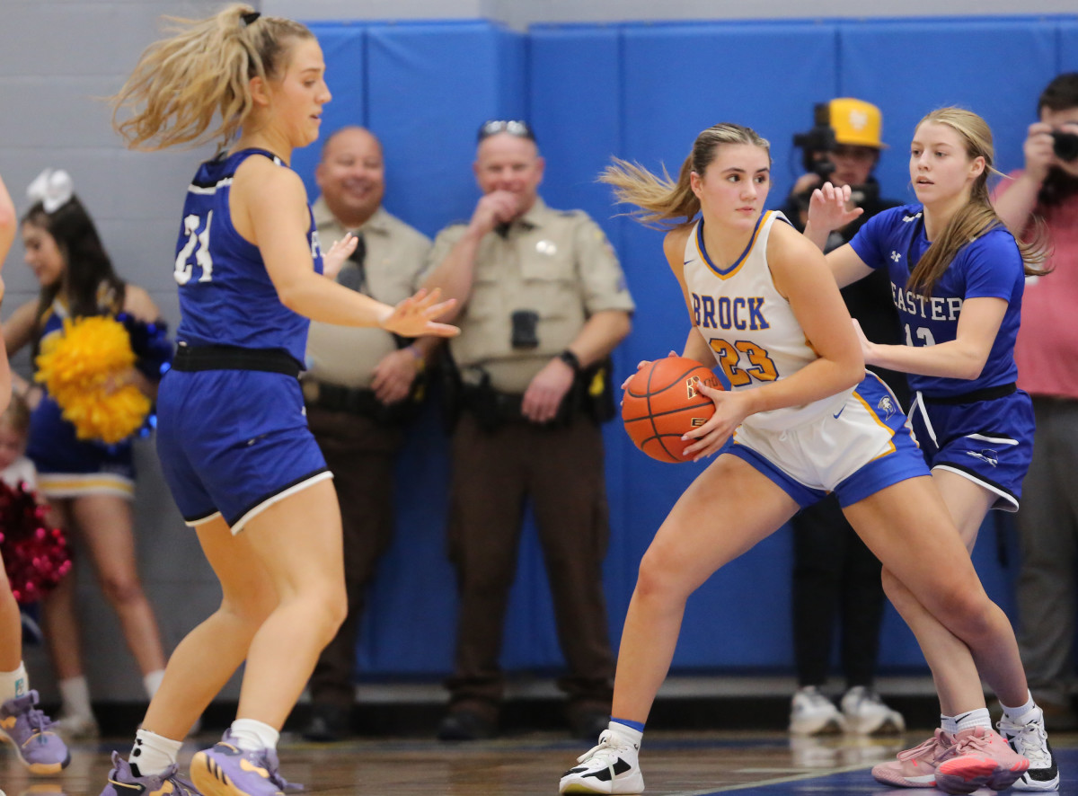 Landry Robertson, Peyton Hull lead Peaster past Brock to clinch ...