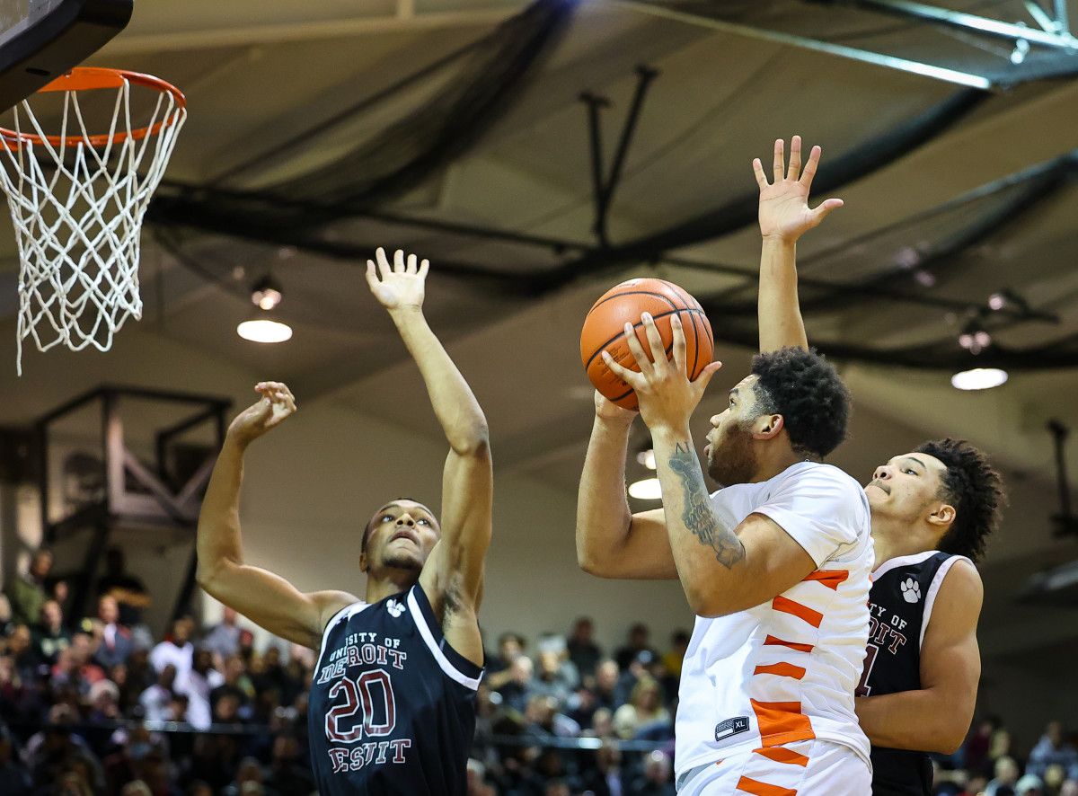 Photos: Brother Rice boys basketball defeats U-D Jesuit, clinches ...
