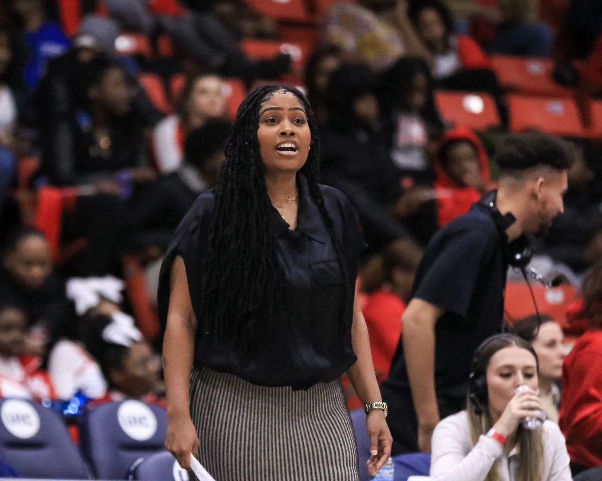 Photos: Whitney Young girls top Kenwood for Chicago Public League ...