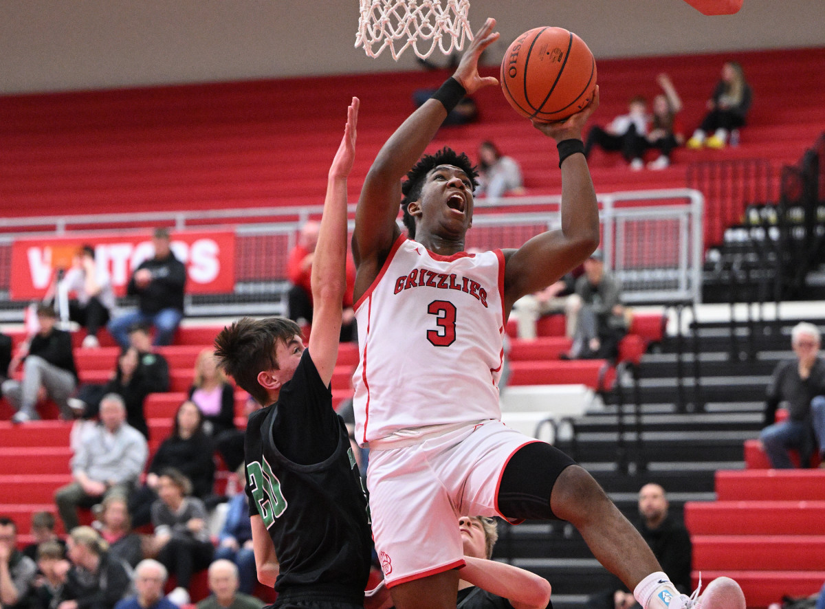 Solomon Callaghan leads Wadsworth on and off the court - Sports ...