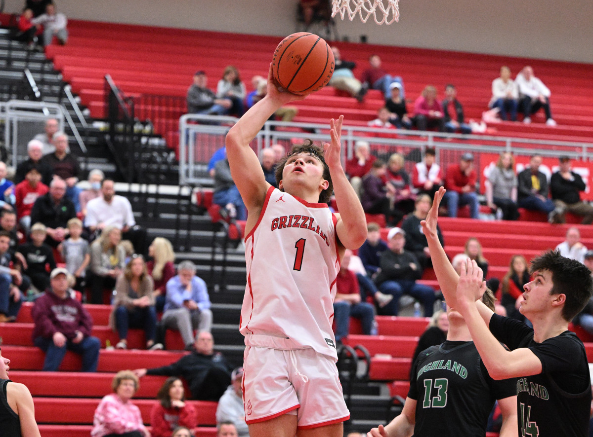 Solomon Callaghan leads Wadsworth on and off the court - Sports ...