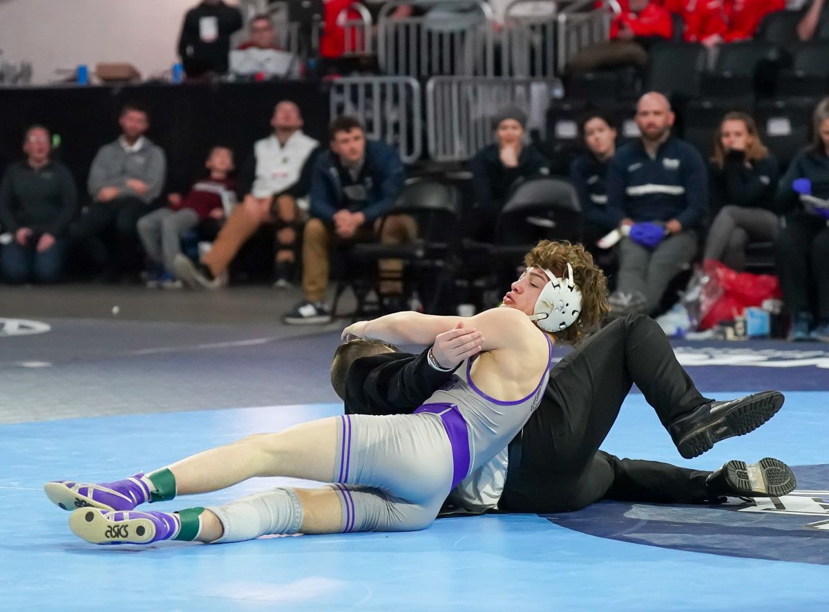 Brownsburg sophomore Jake Hockaday wins Indiana 120-pound state ...