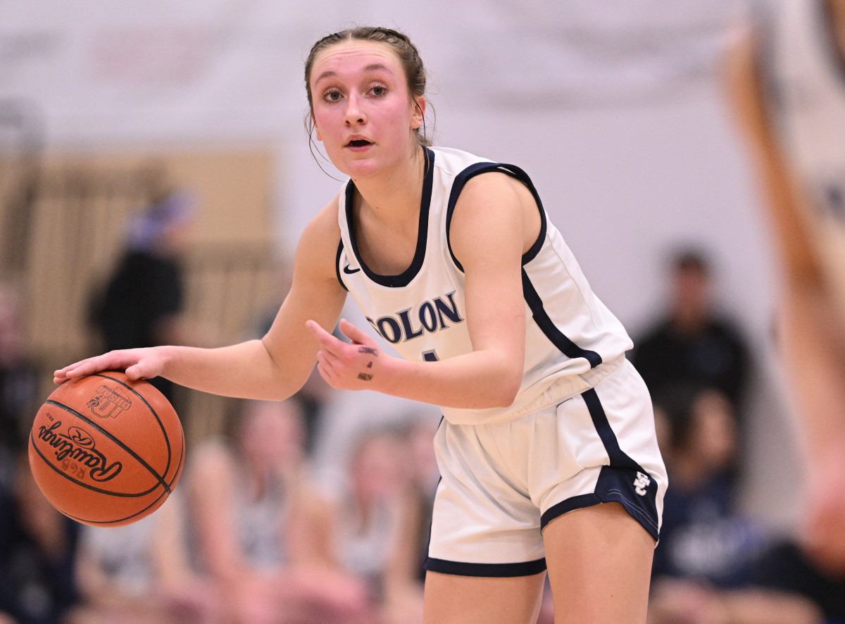 Mackenzie Blackford helping lead Solon girls basketball while also ...