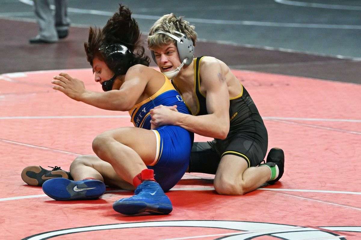 ‘Family business.’ Kyle Sieminski joins father as 3-time state champion ...