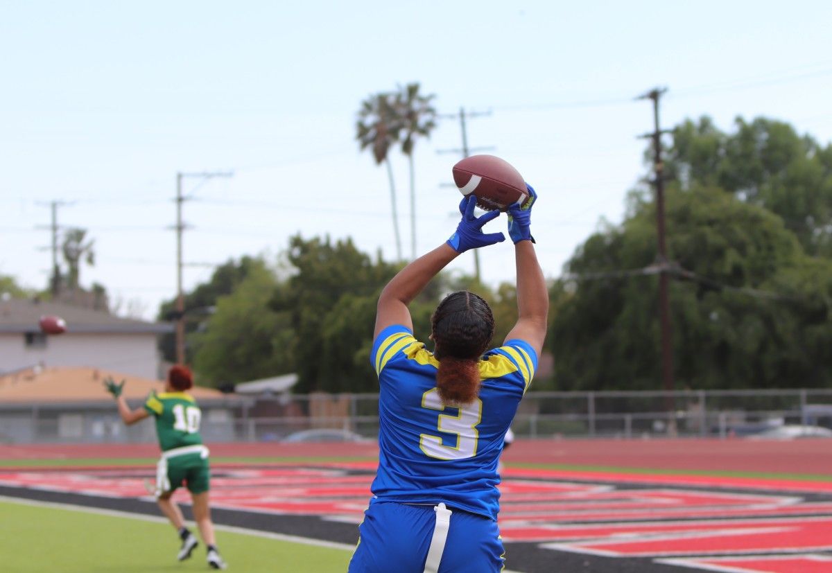 Catch a California wave: High school girls flag football has arrived ...