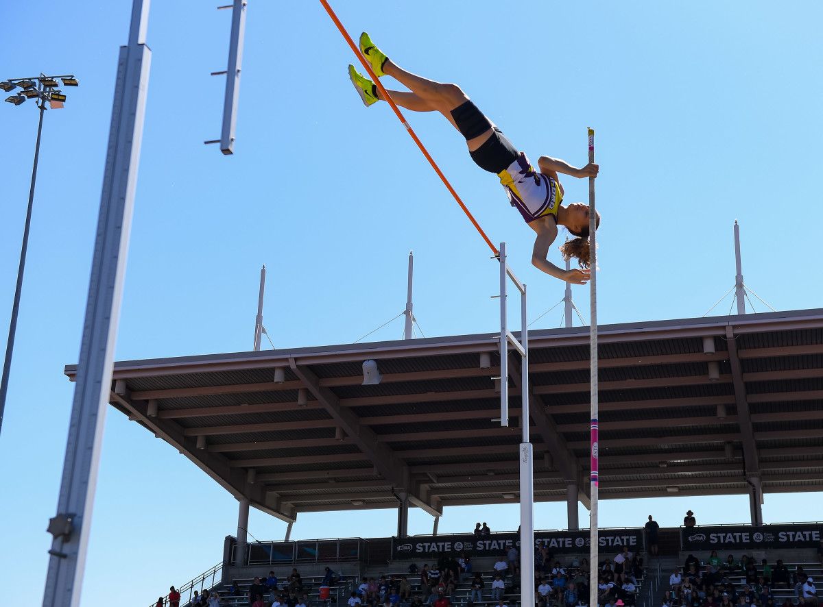 Hana Moll, nation's best pole vaulter, ends 'miracle season' with state ...