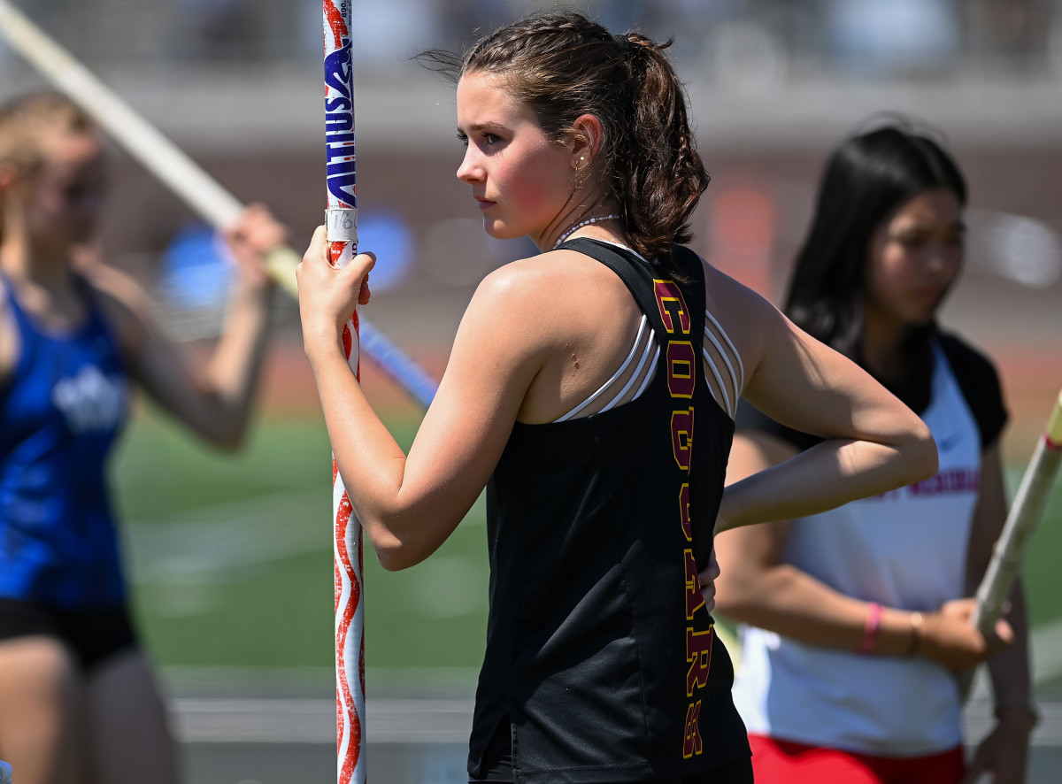 Hana Moll, nation's best pole vaulter, ends 'miracle season' with state ...