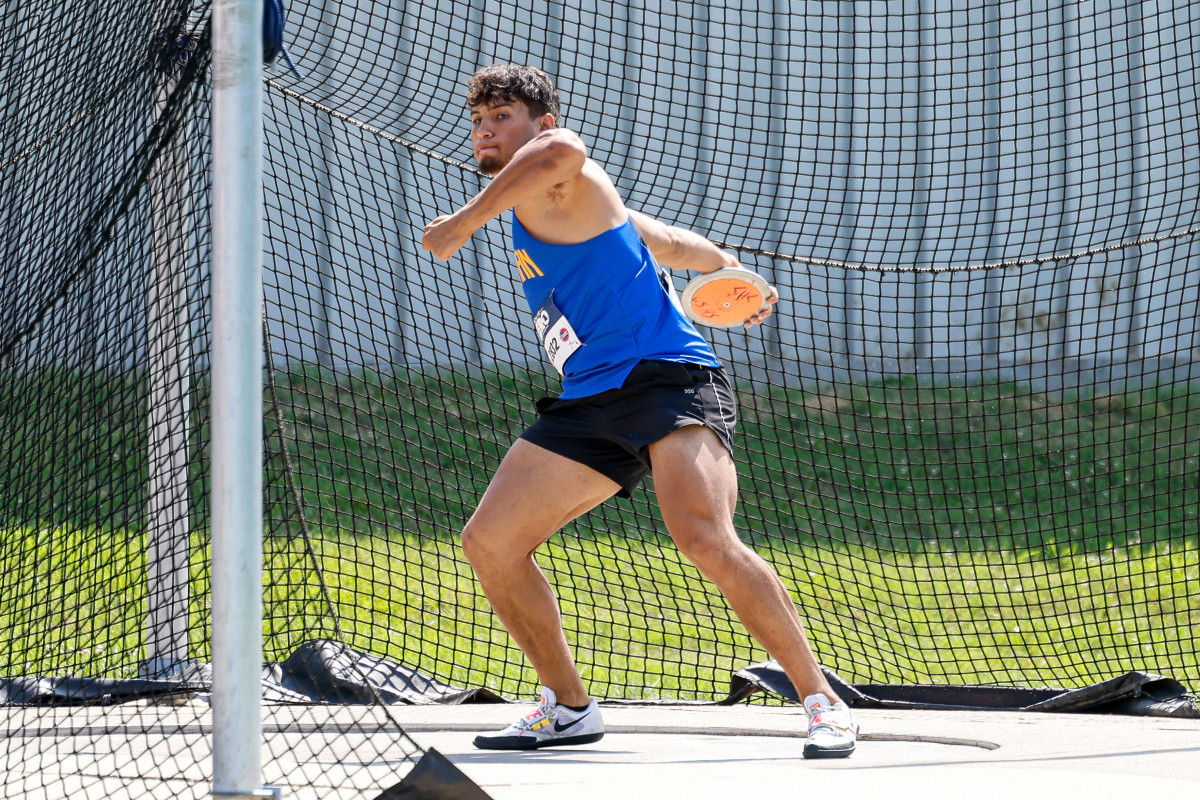 Seckman's Noa Isaia caps high school career by winning Missouri Class 5 ...