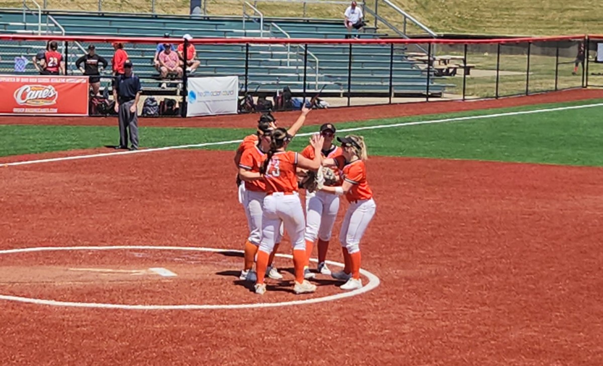 Wheelersburg softball remains perfect with 6-1 win over South Range in ...