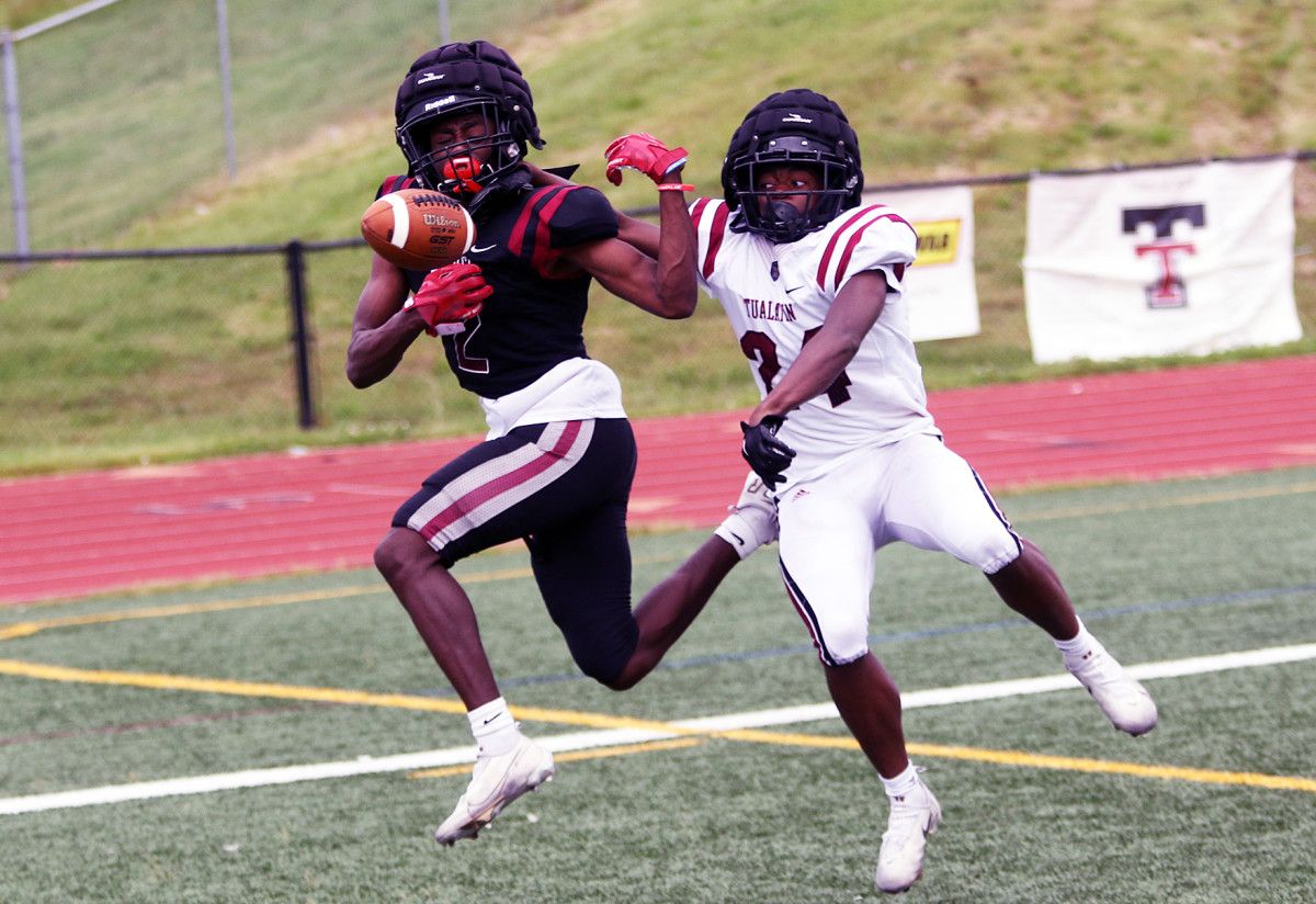 Photos: Tualatin football scrimmage - Sports Illustrated High School ...