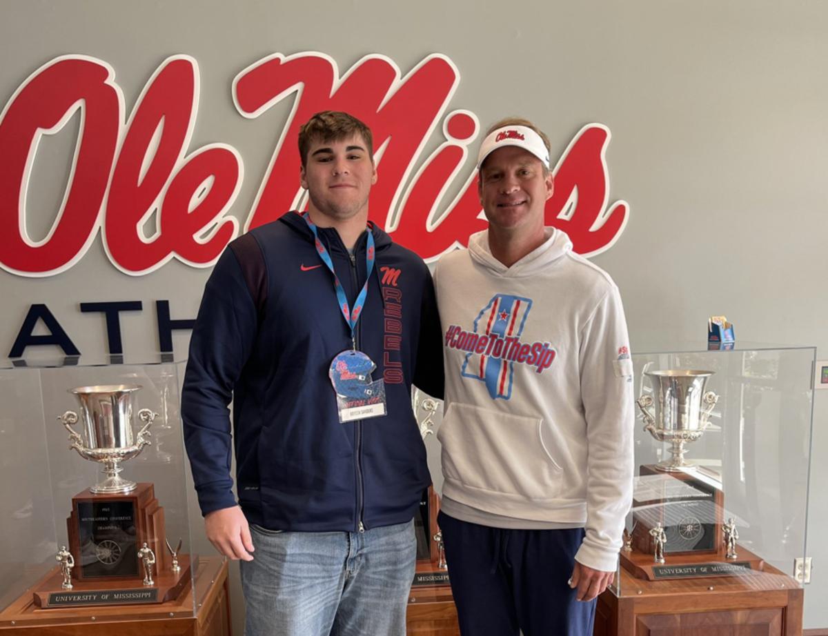 Brycen Sanders, nation's No. 8 interior offensive lineman, commits to ...