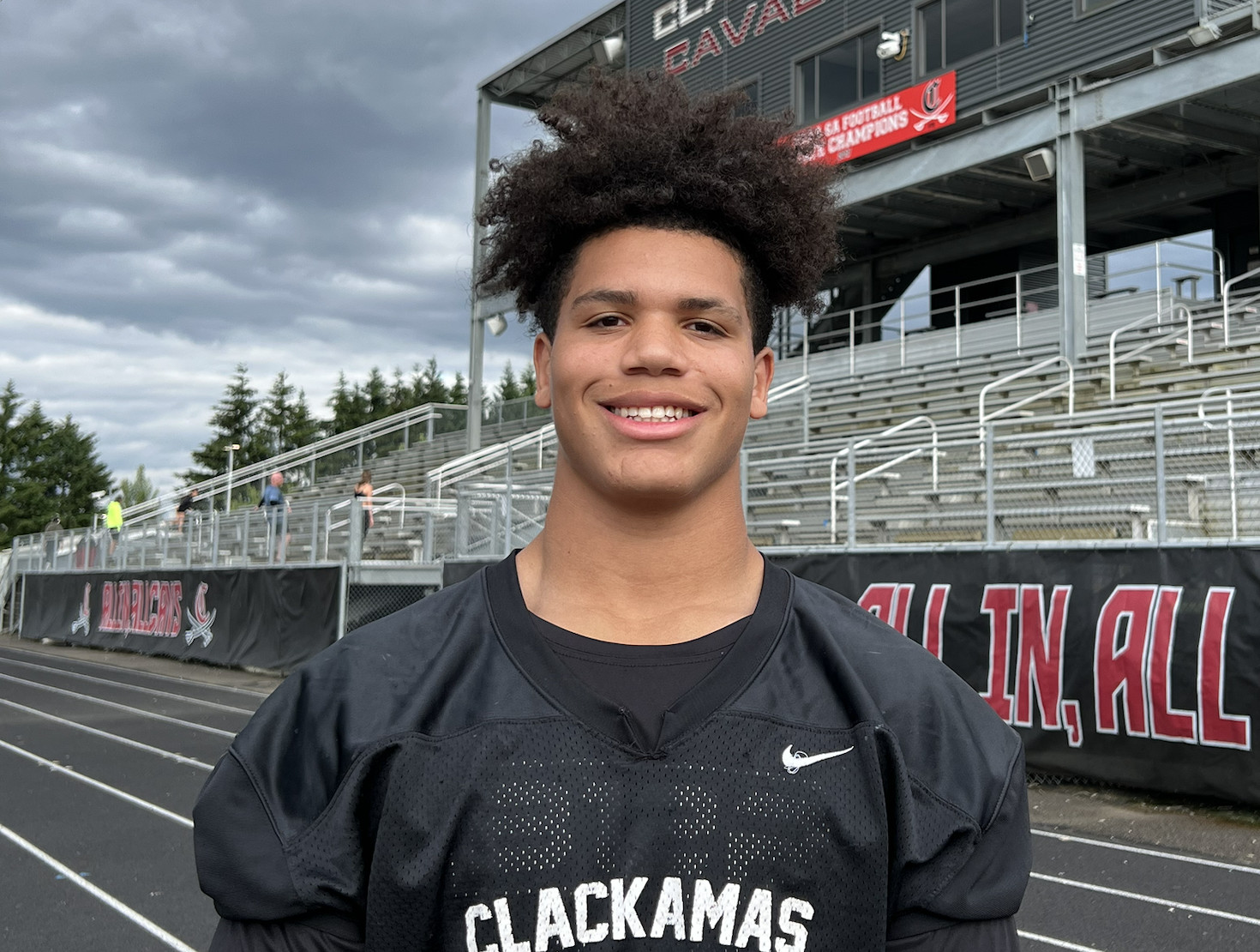 Devin Brooks, fast-rising 2024 Clackamas offensive lineman, says Oregon ...