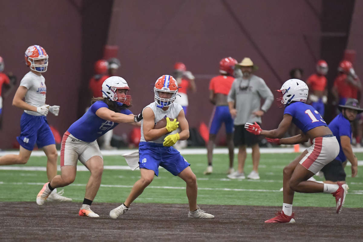 Look: Stonka Burnside, Mack Howard shine at Mississippi State football ...