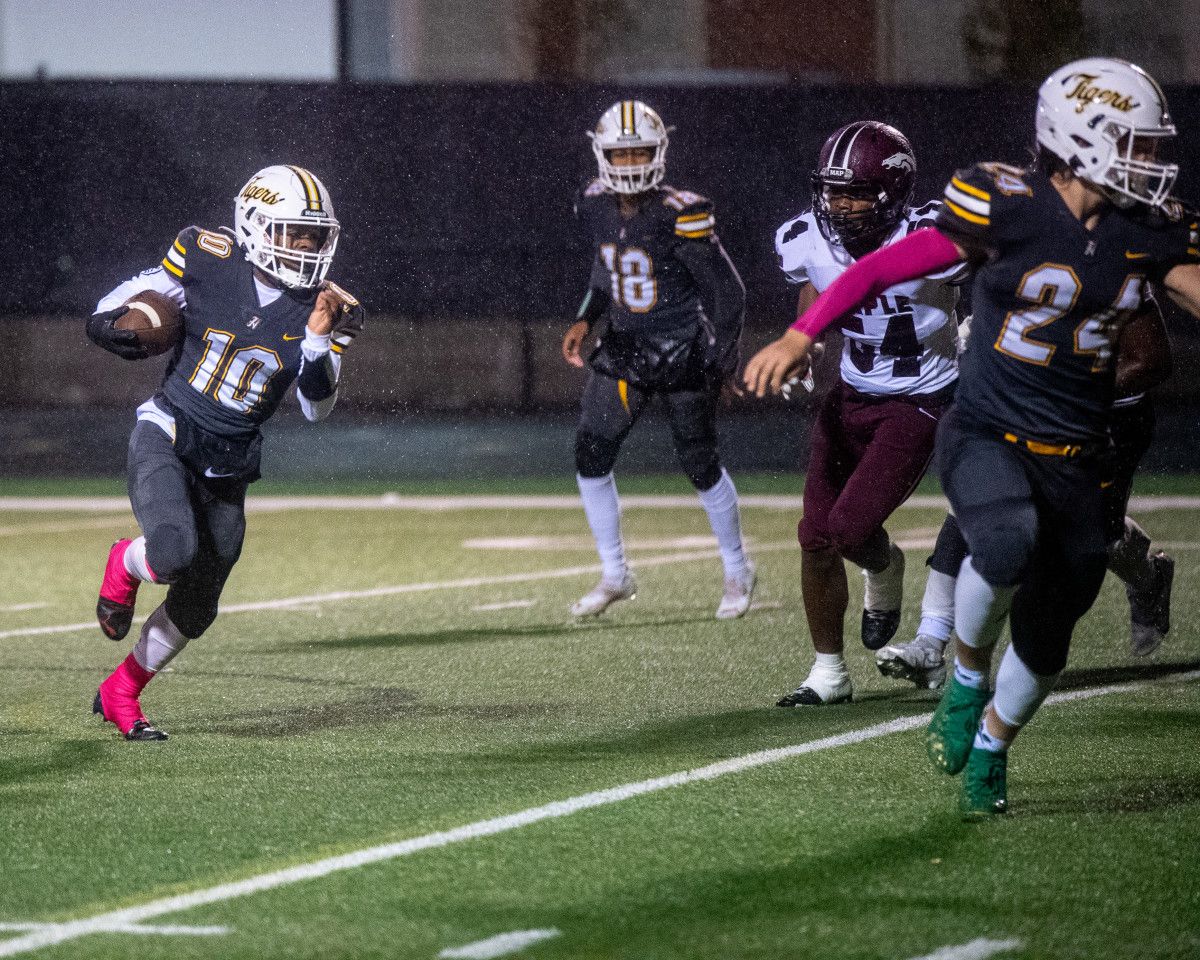 Darreon Fair and Cleveland Heights defeat Maple Heights 50-30 - Sports ...