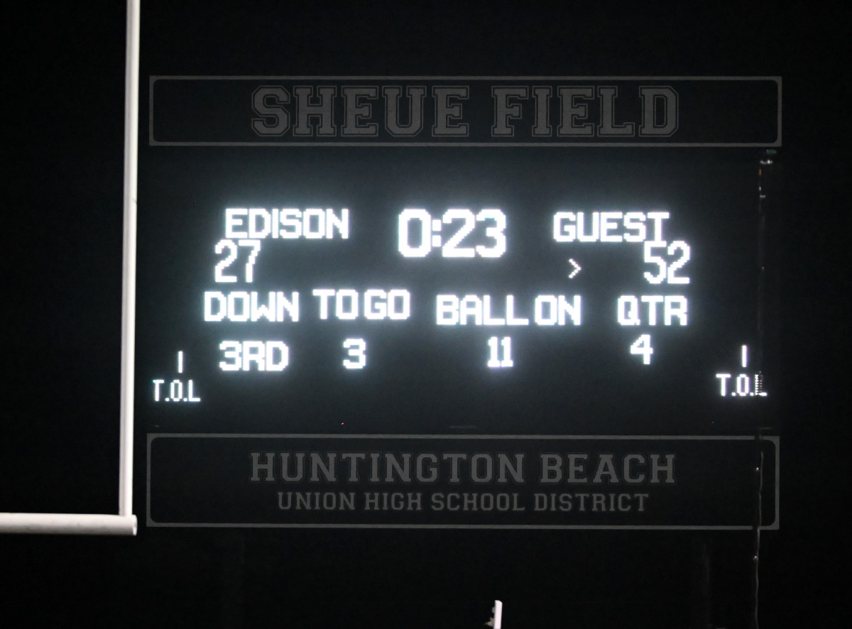 Los Alamitos shows 'grit', 'unity', and star power against Edison for ...