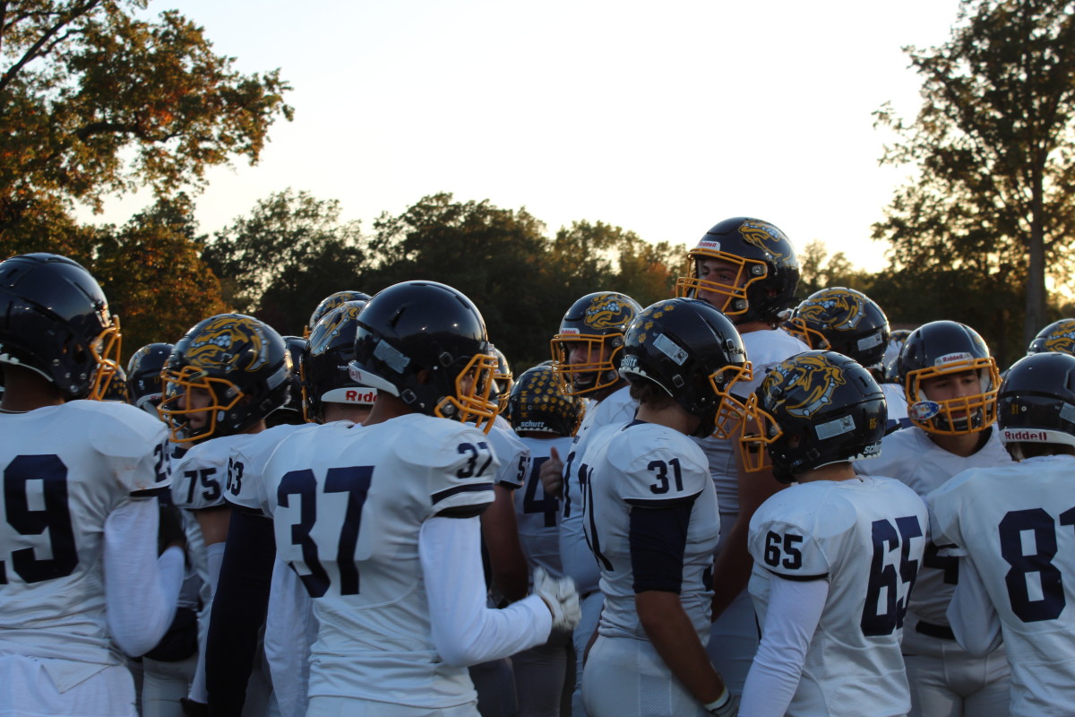 Rocco Conti's big night leads Olmsted Falls past Avon Lake, 56-31 ...