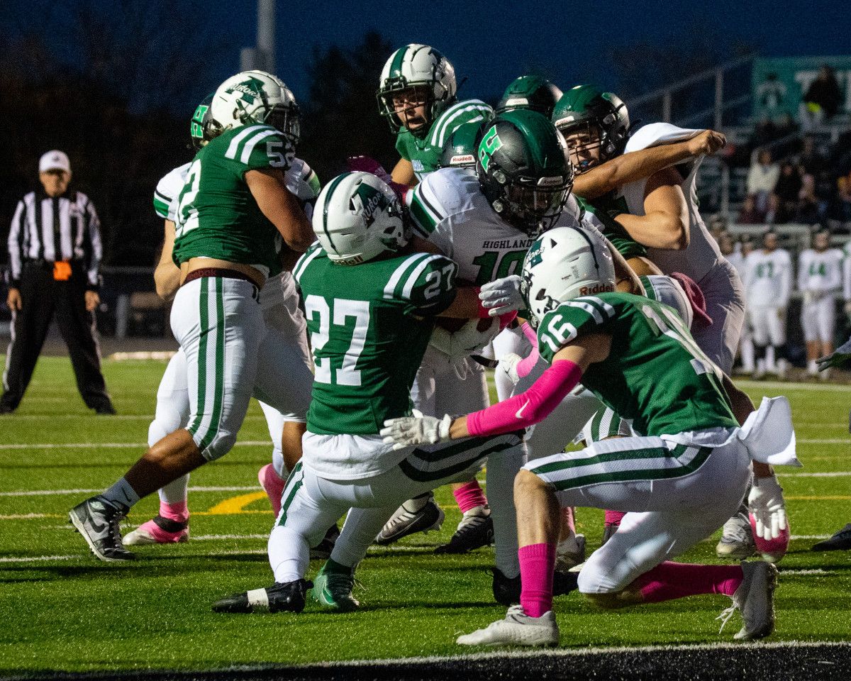 Highland football rides defense and three Lukas Stiles touchdowns to a ...