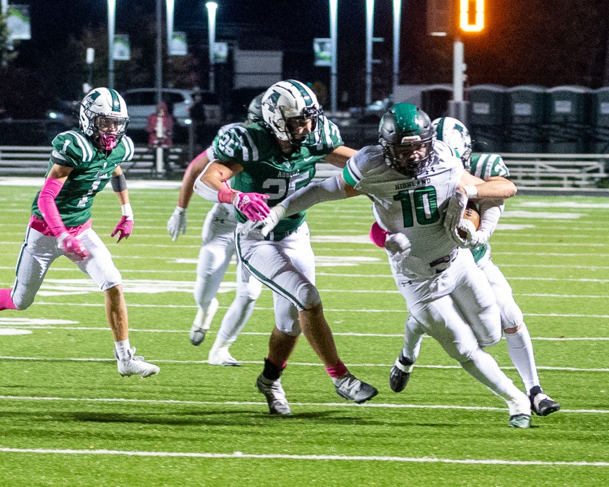 Highland football rides defense and three Lukas Stiles touchdowns to a ...