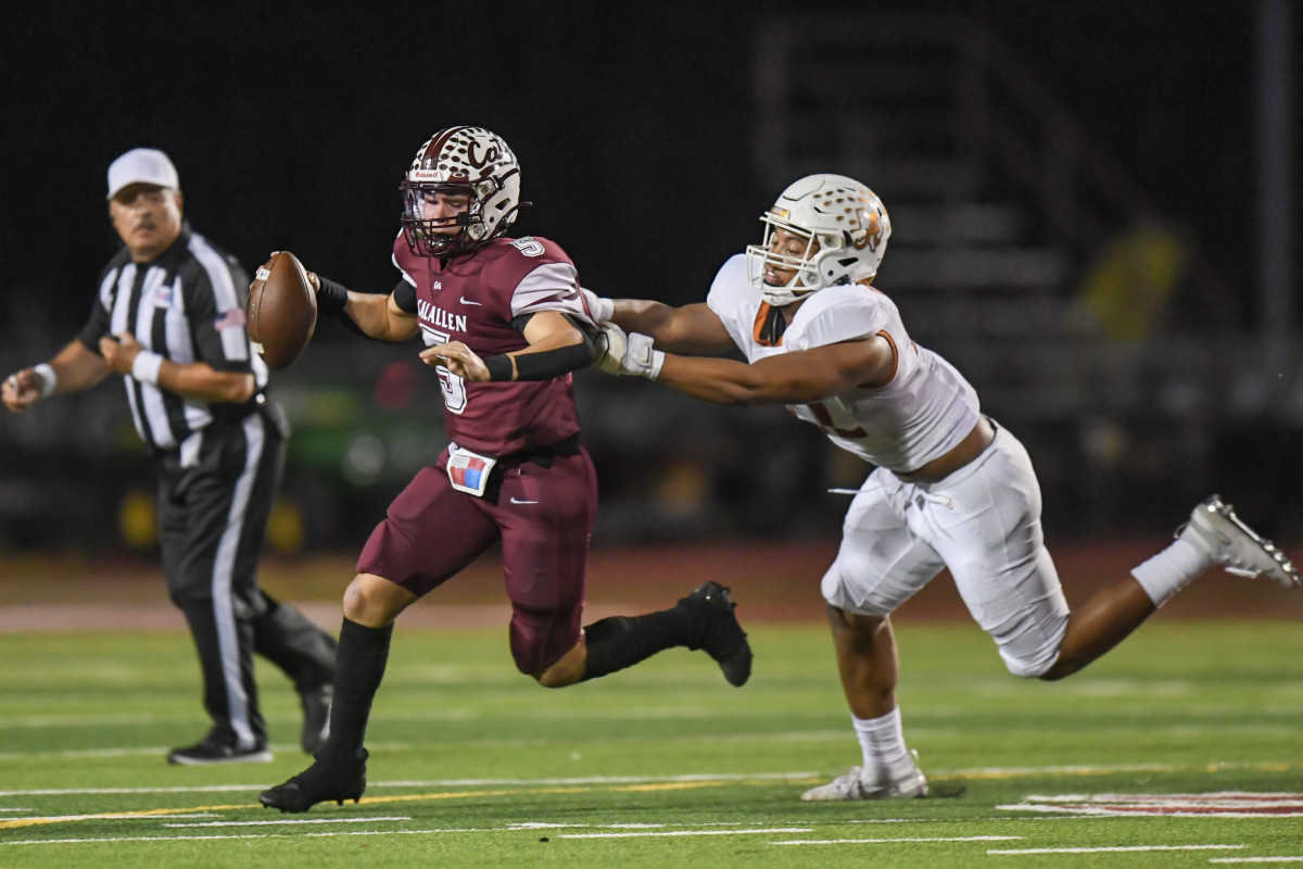 Look: Calallen beats Alice 37-30 in first-place battle, improves to 8-0 ...