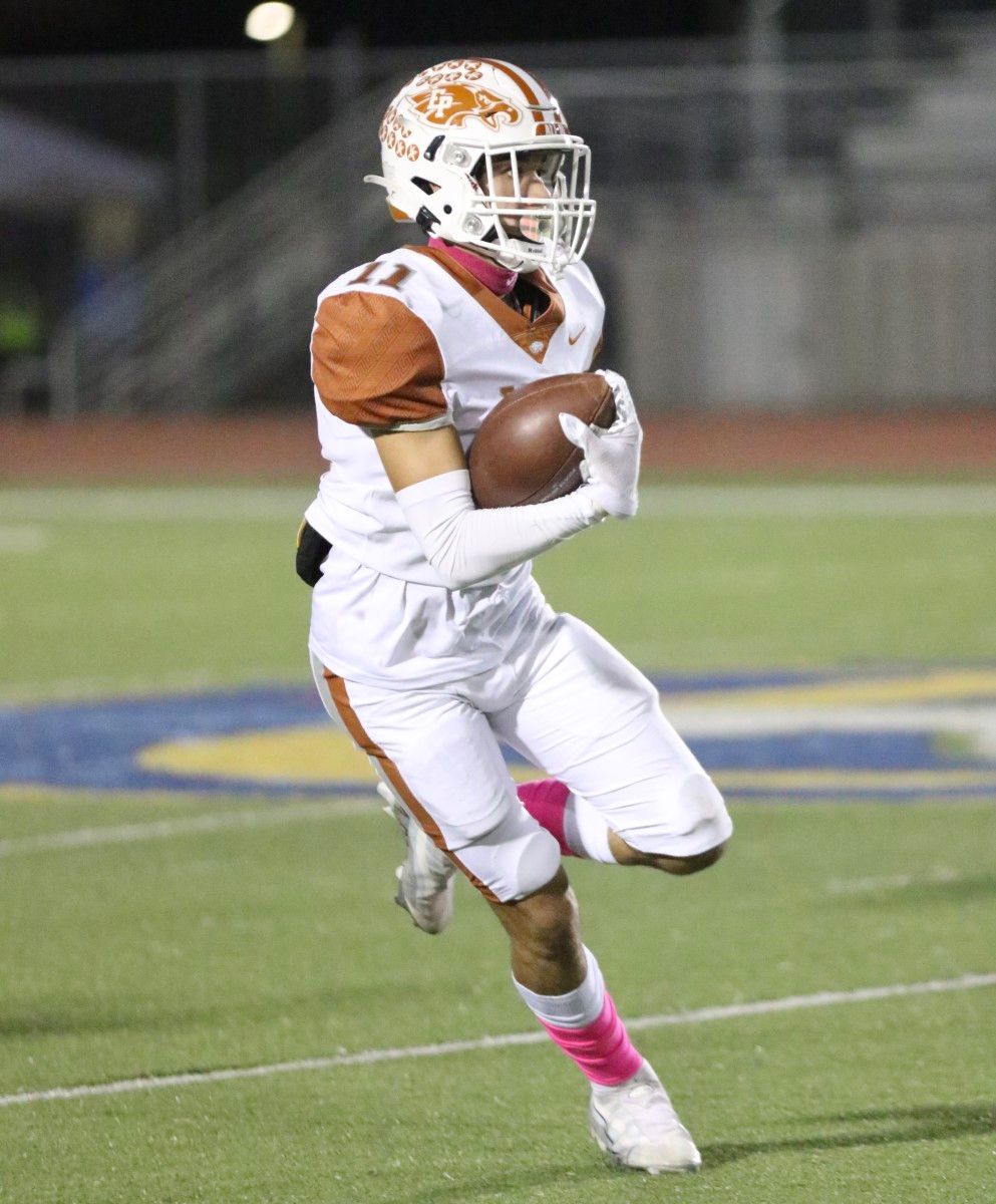 Look: Eagle Pass beats Laredo LBJ 49-7, continues historically hot ...