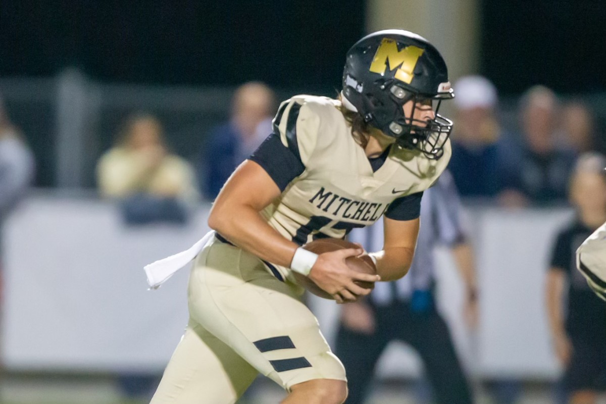 Photo gallery: Mitchell Mustangs get by Springstead Eagles in defensive ...