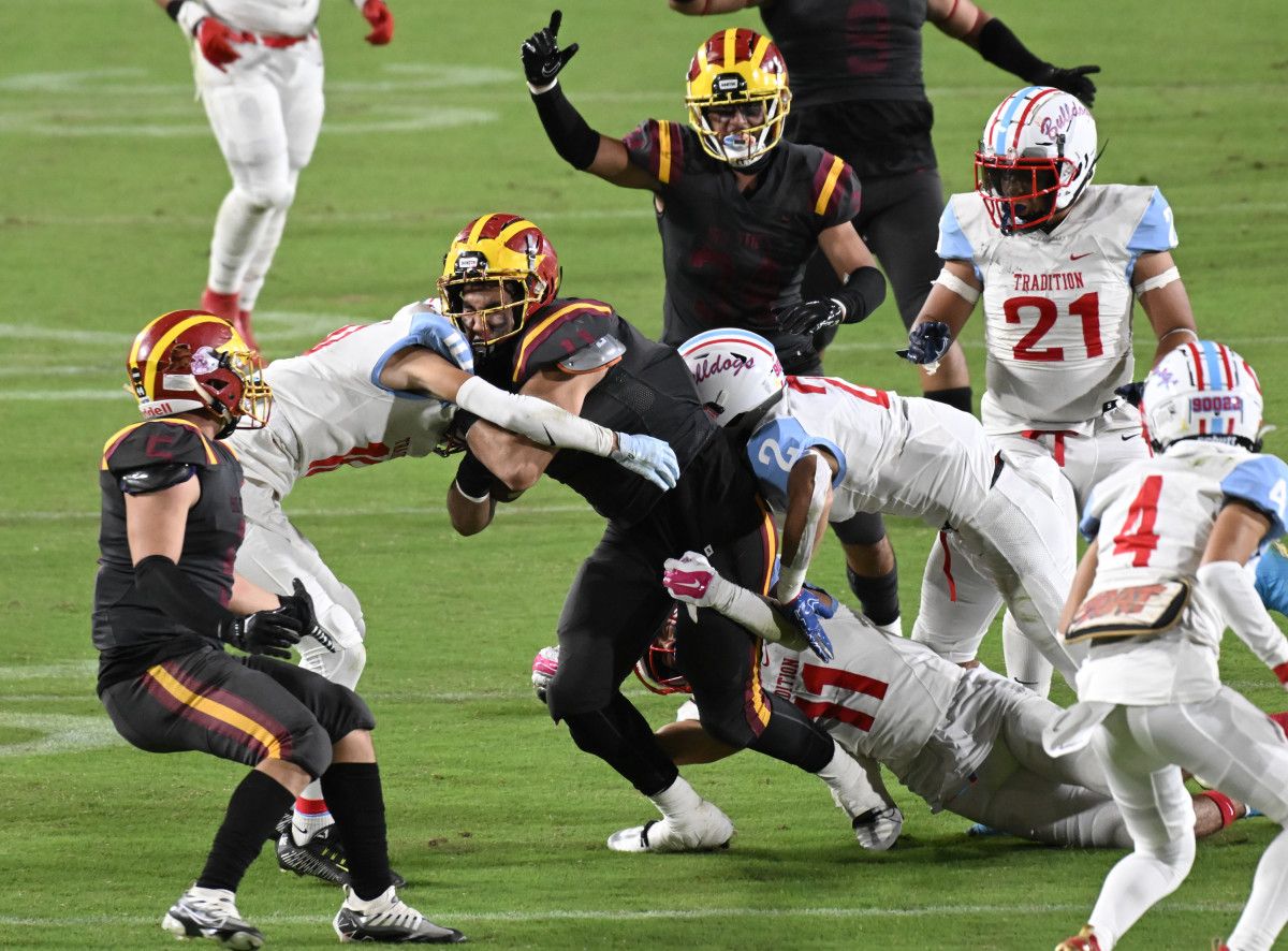 East LA Classic photo gallery: Garfield beats Roosevelt 16-8 - Sports ...
