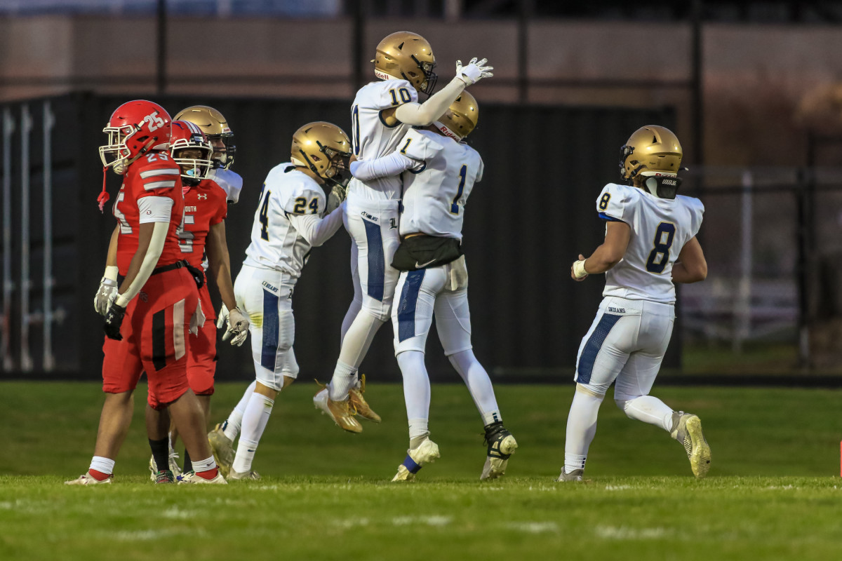 Photos: Lemont routs Thornton Fractional South to finish regular season ...