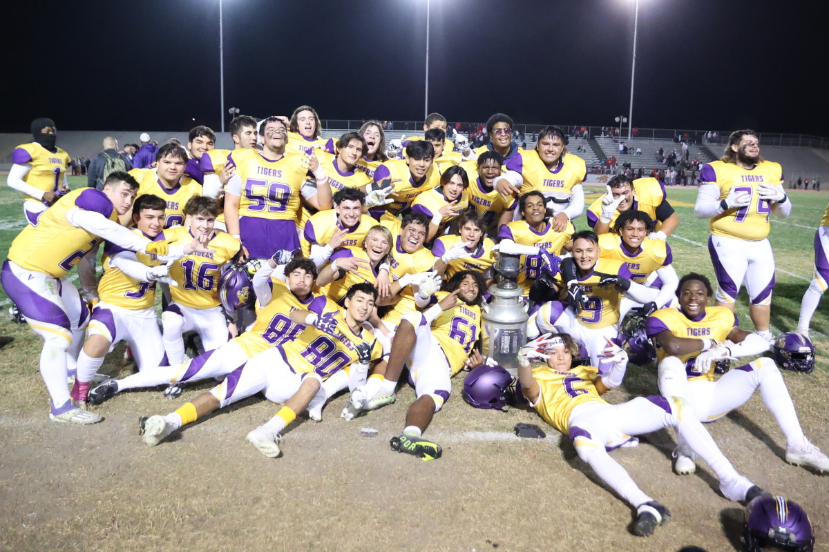 Central Section: No. 9 Lemoore starts fast, finishes off No. 13 Hanford ...