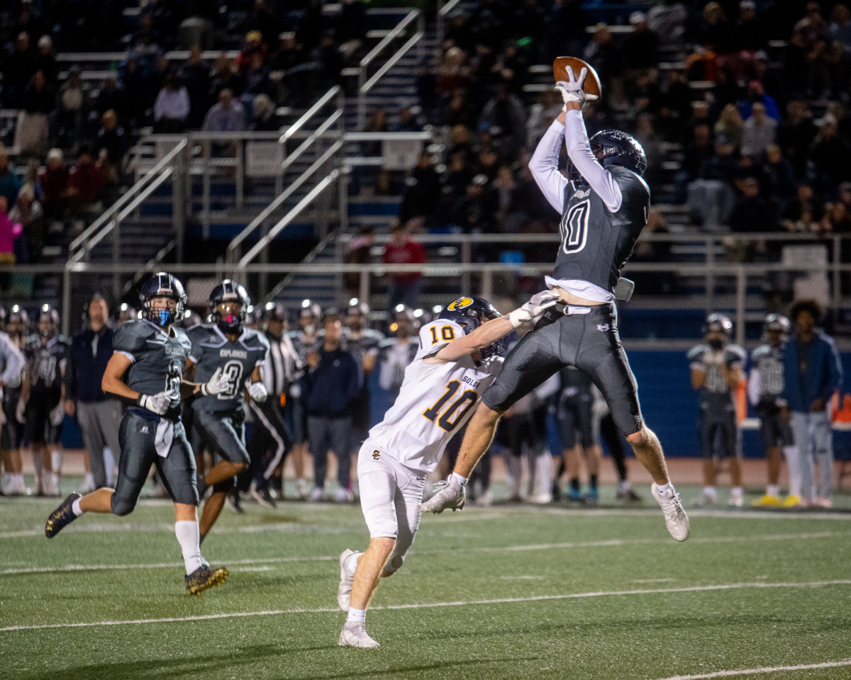 Hudson football shuts out Solon 31-0 to open OHSAA playoffs - Sports ...