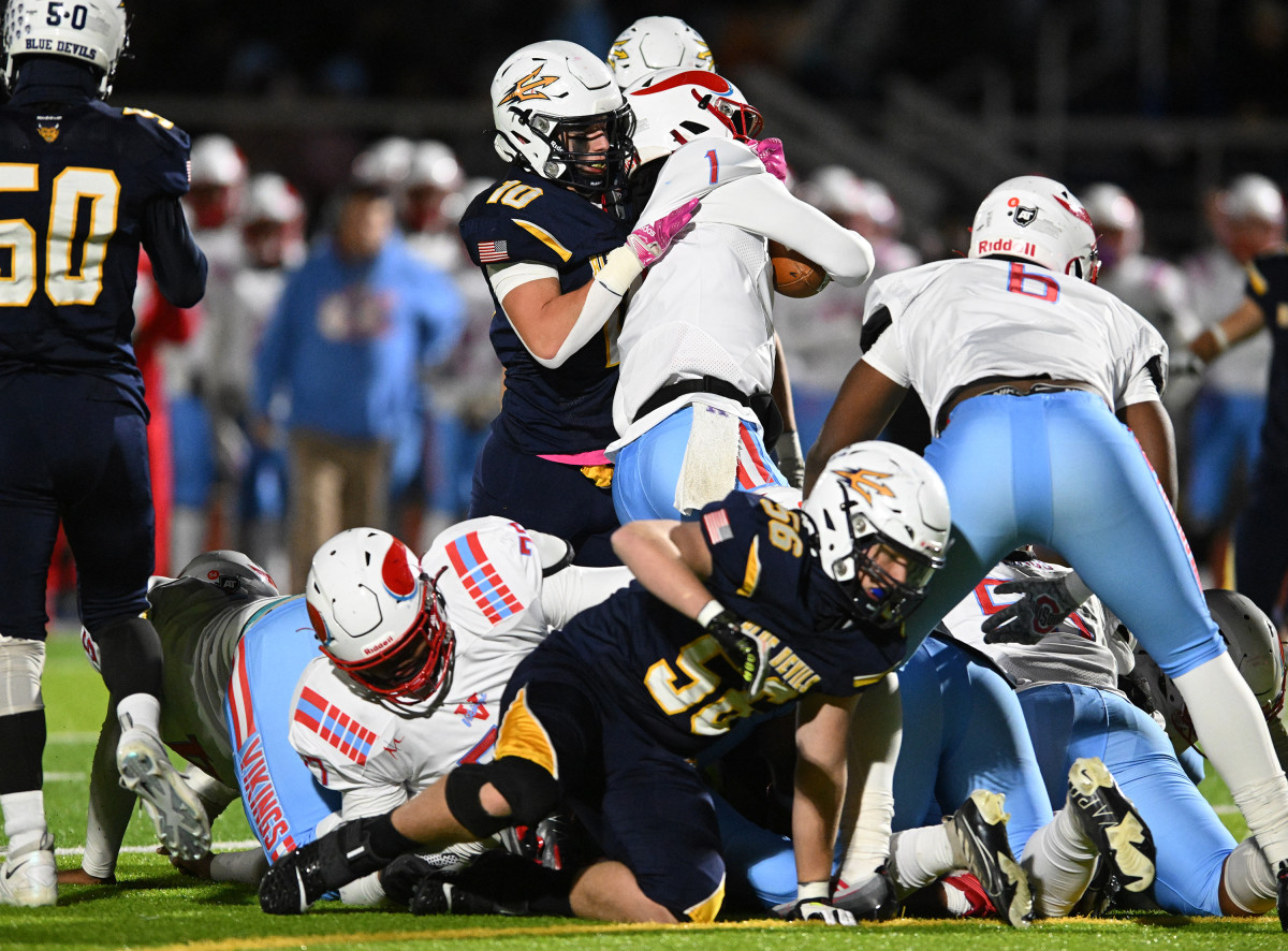 Tallmadge Scores Final 14 Points To Defeat Villa Angela St Joseph 21 7
