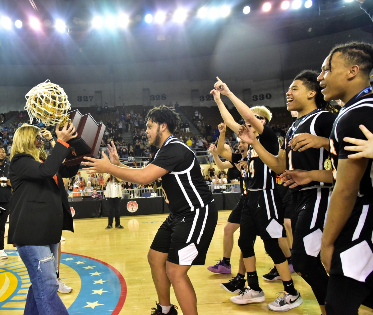 Wilson-Henryetta claims Class B boys title after upending undefeated ...
