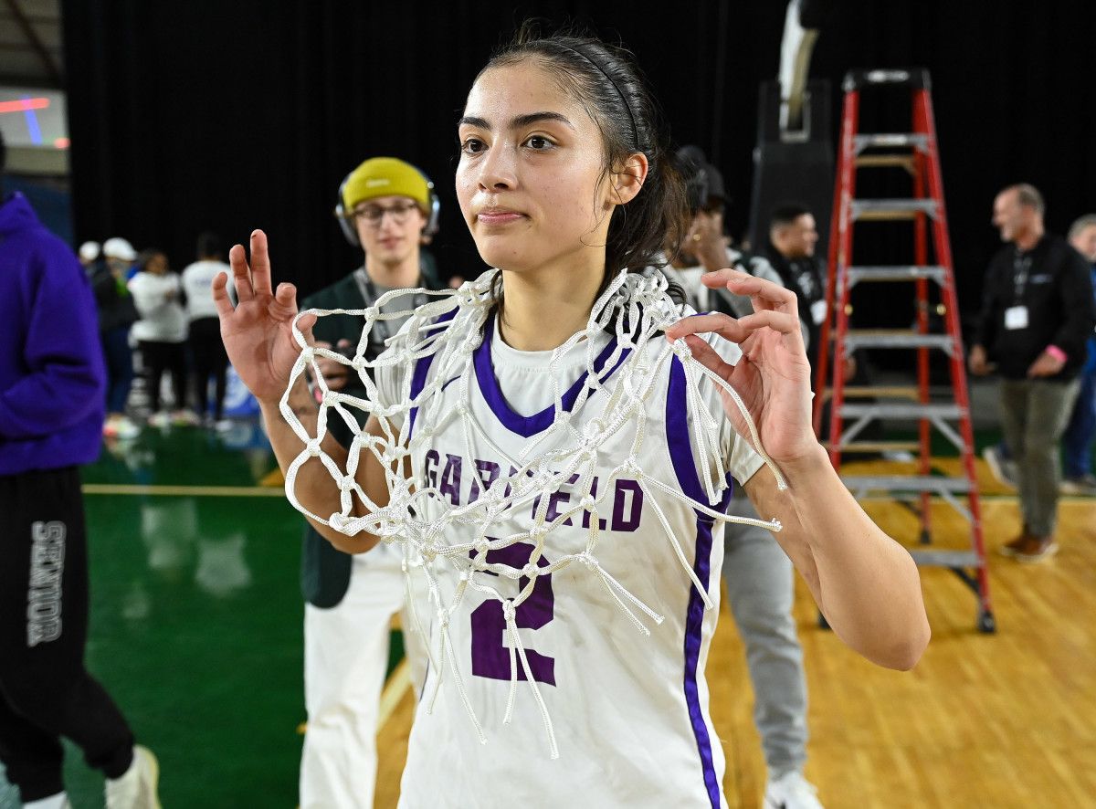 Look: Katie Fiso's final chapter in storied Garfield Bulldogs ...