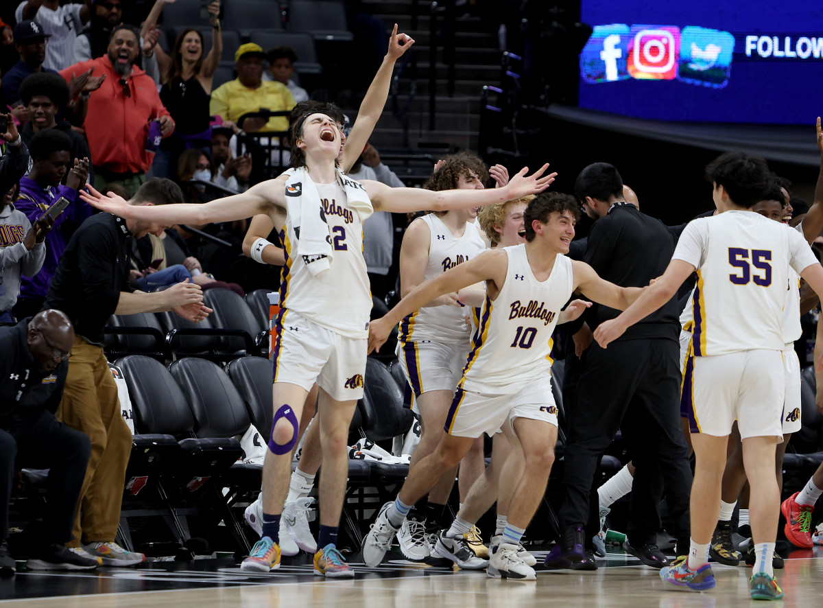 Live score updates: Oakland Tech defeats Centennial in California boys ...